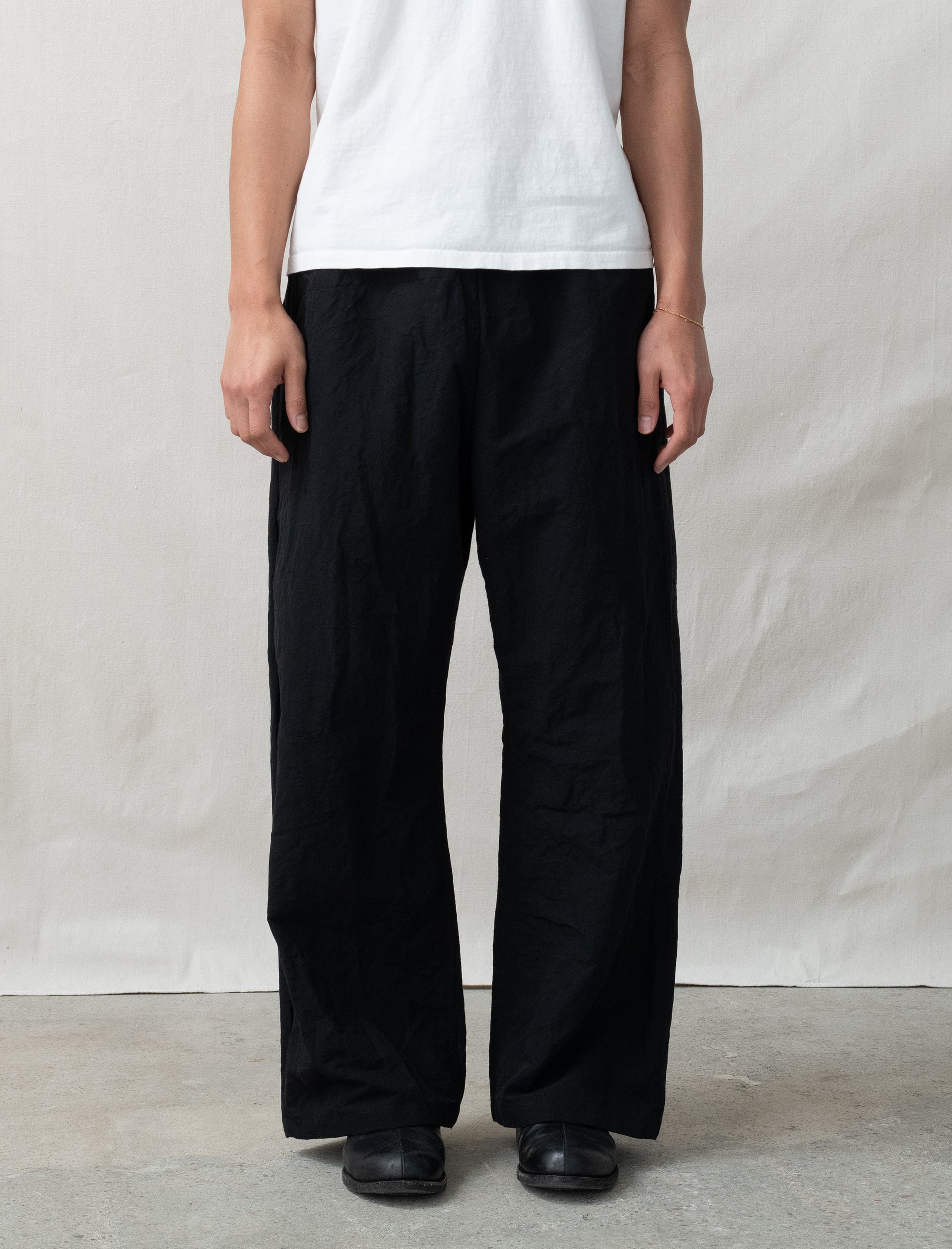 MAN-TLE R20P5 Solid Pants (Black Linen) – Bows and Arrows